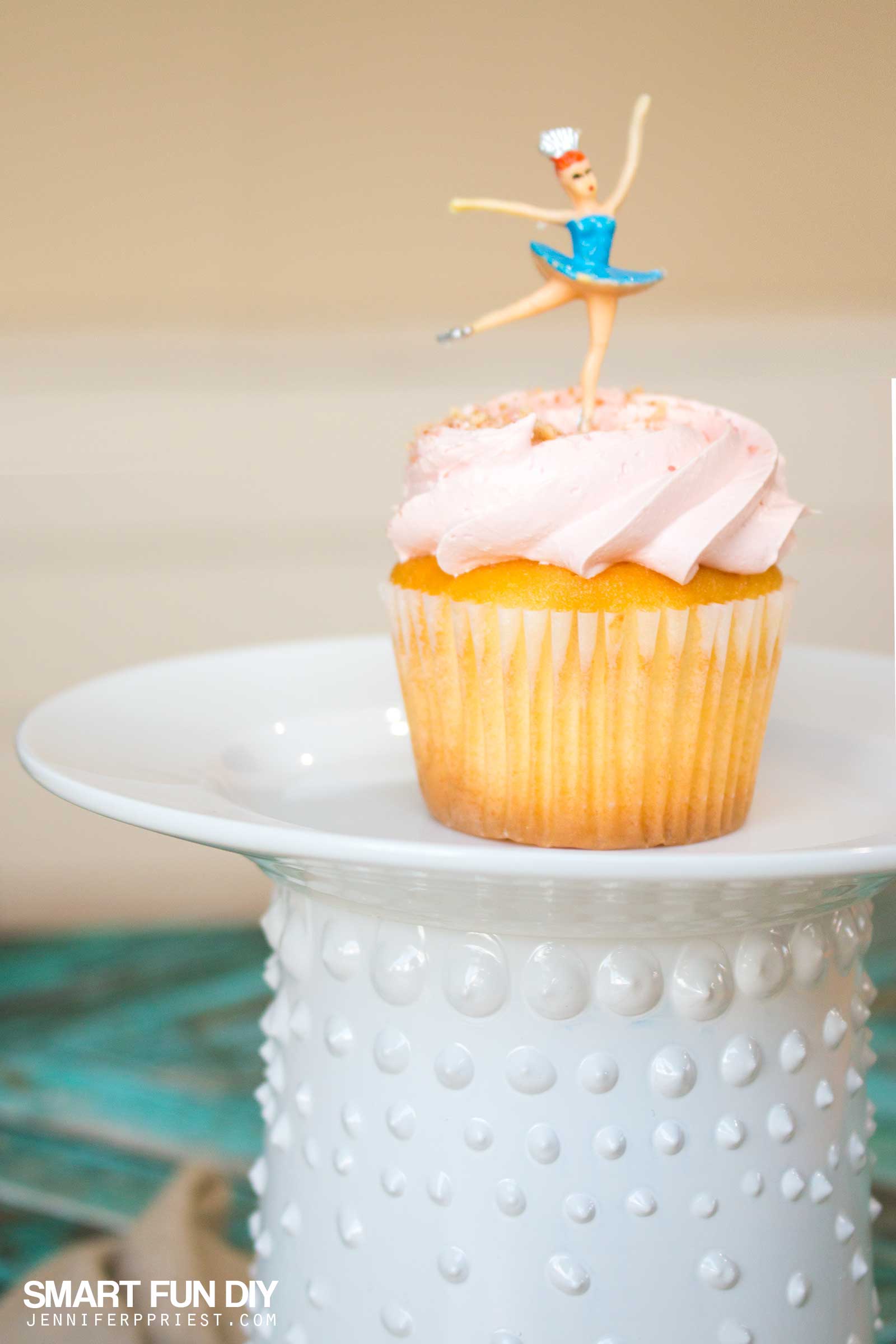 Yogurt Tub Craft - 3 DIY Cake Plate Ideas